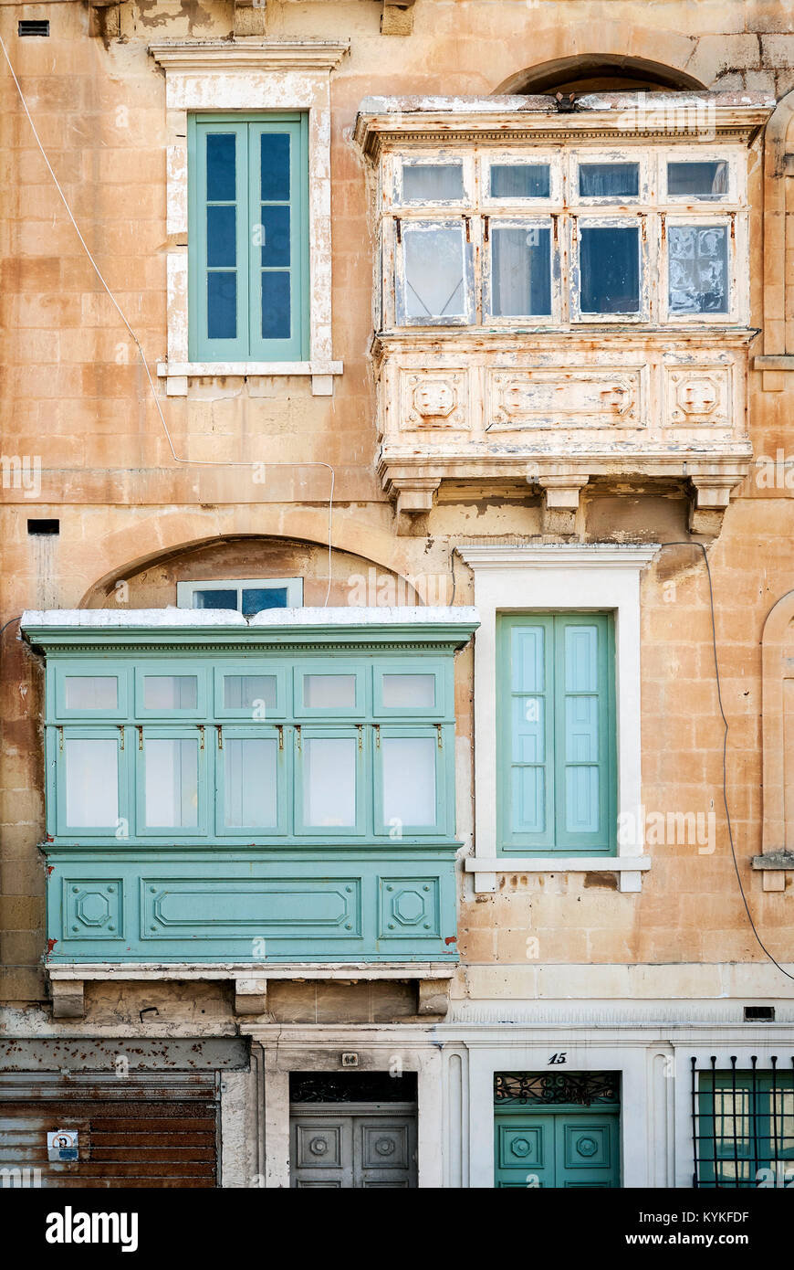 Traditional house window architecture hi-res stock photography and ...