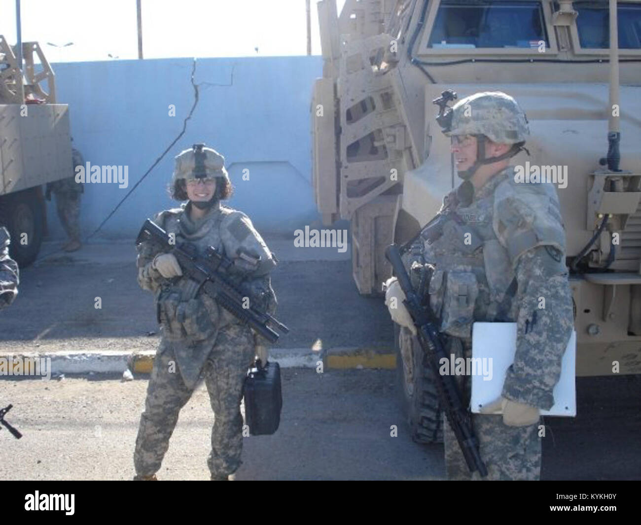 US Army National Guard urban patrol Stock Photo - Alamy