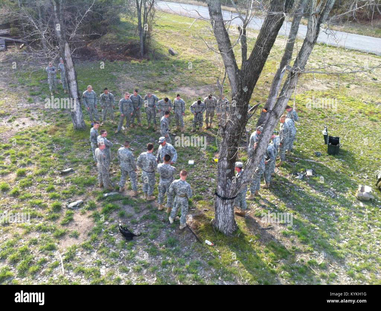 US Army National Guard assault course training Stock Photo - Alamy