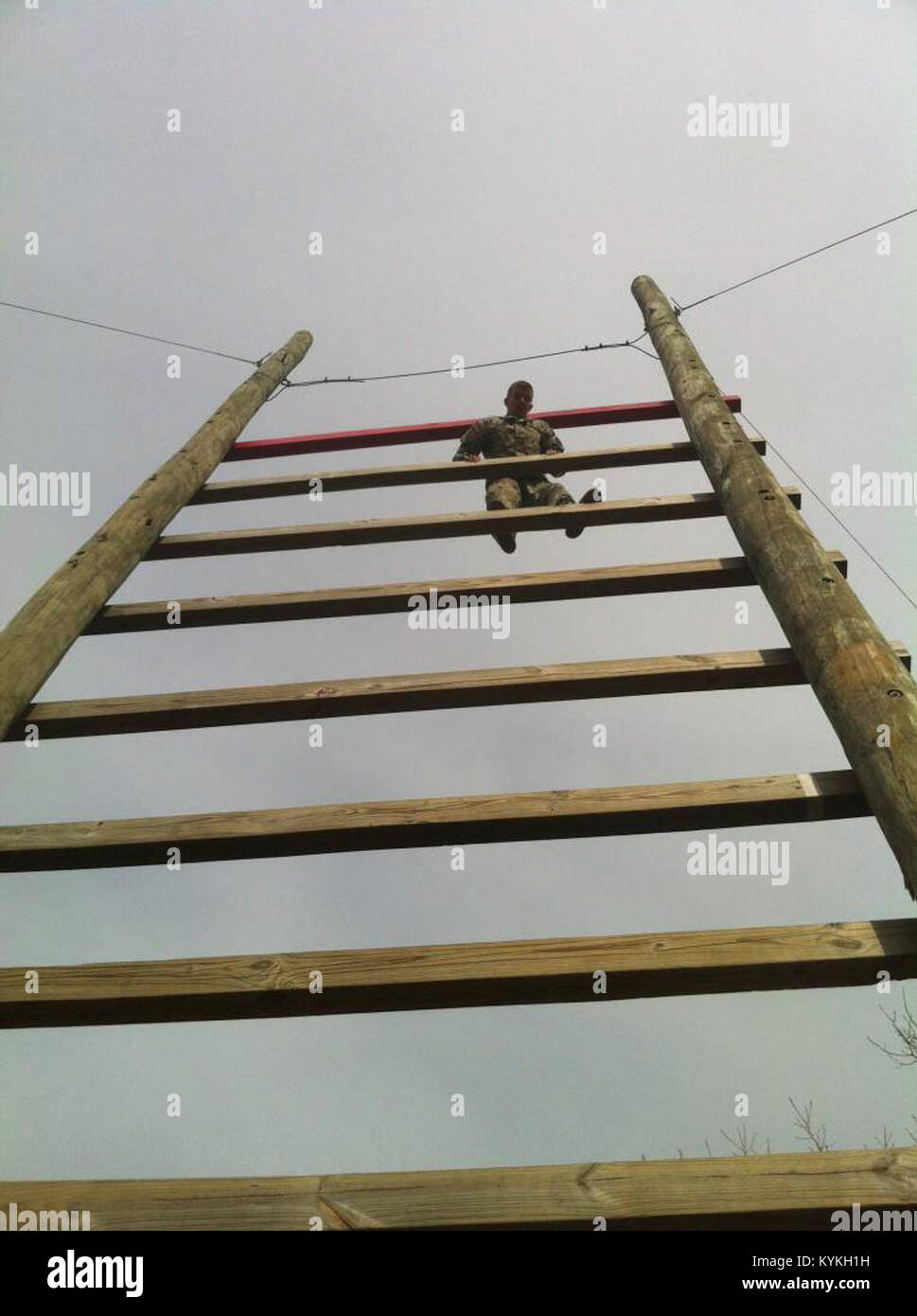 US Army National Guard assault course training Stock Photo - Alamy