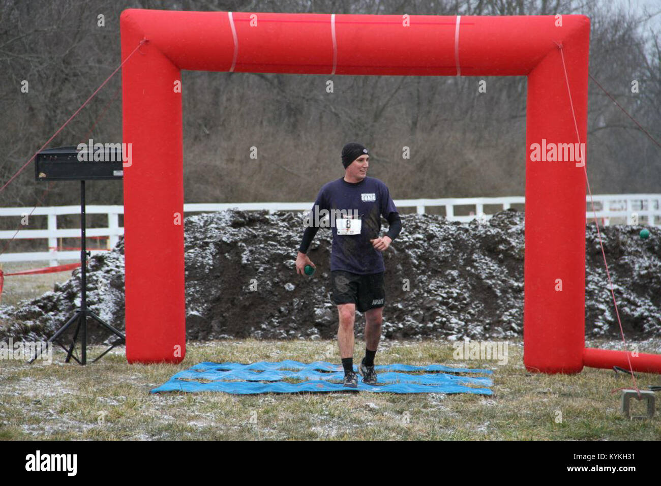 Kentucky National Guard assault course training Stock Photo - Alamy