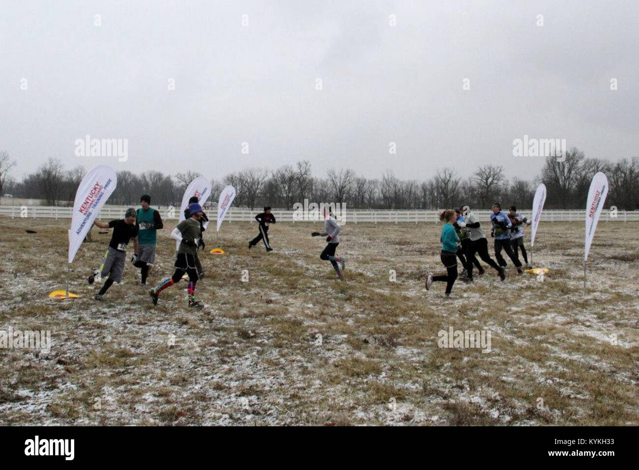 Kentucky National Guard assault course training Stock Photo - Alamy