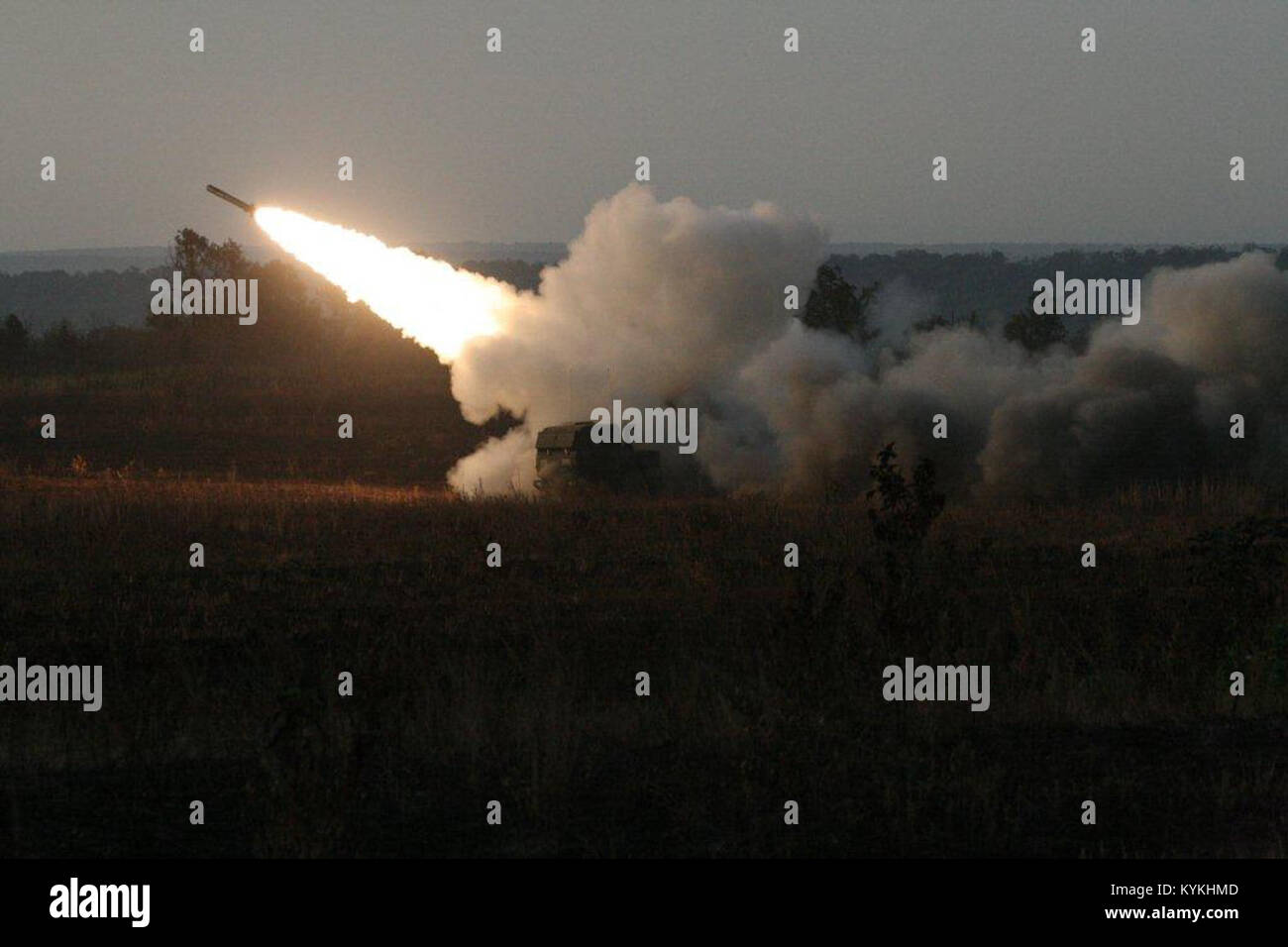 US army missile launch Stock Photo - Alamy