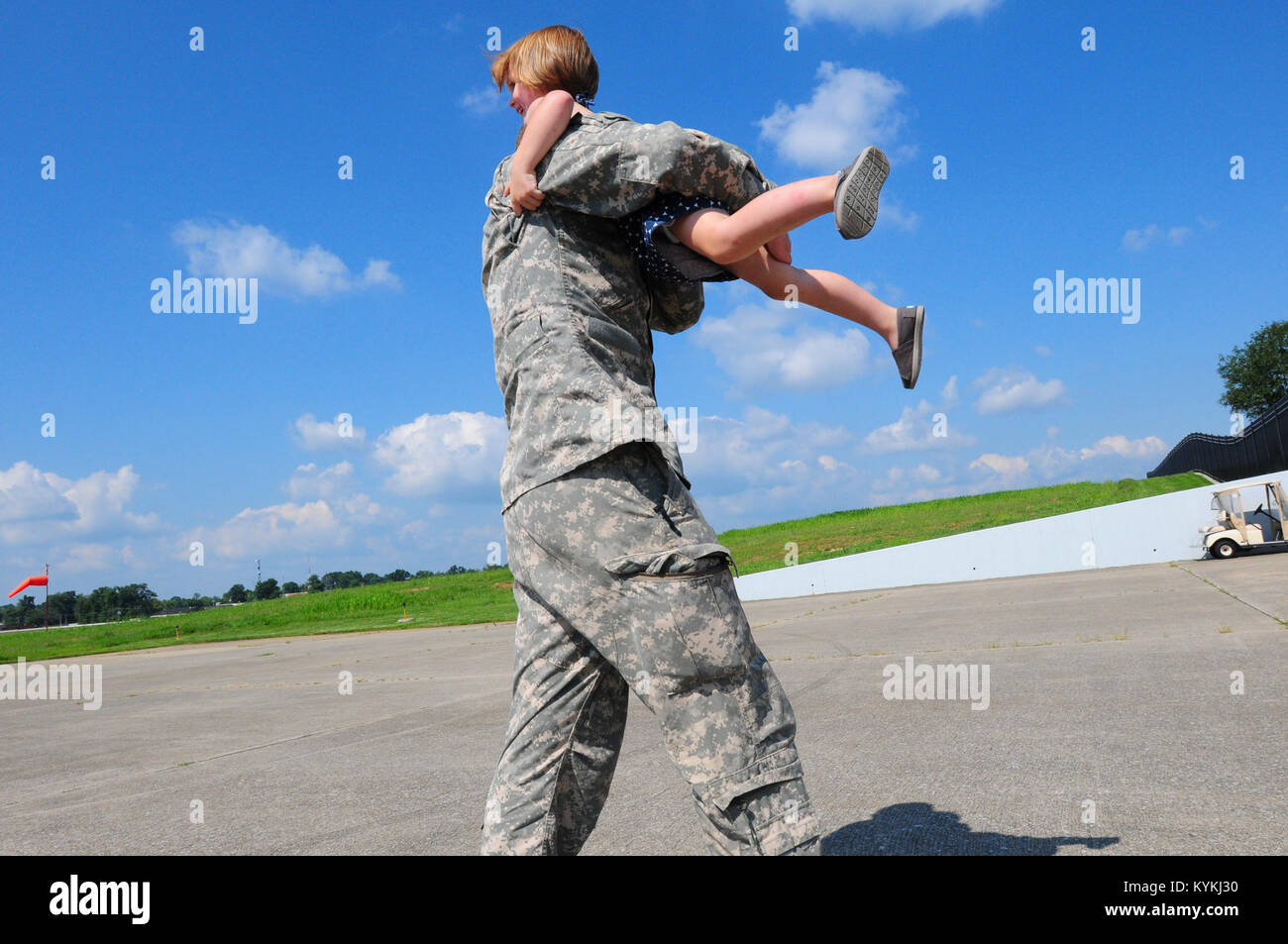 Family, friends and Soldiers welcome home the members of Detachment 11 ...