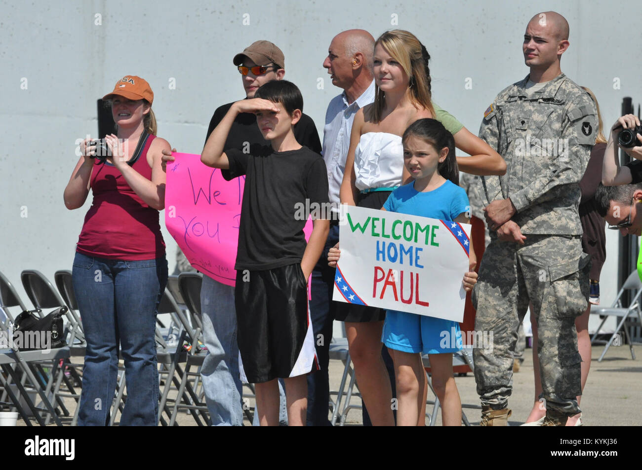 Family, friends and Soldiers welcome home the members of Detachment 11 ...