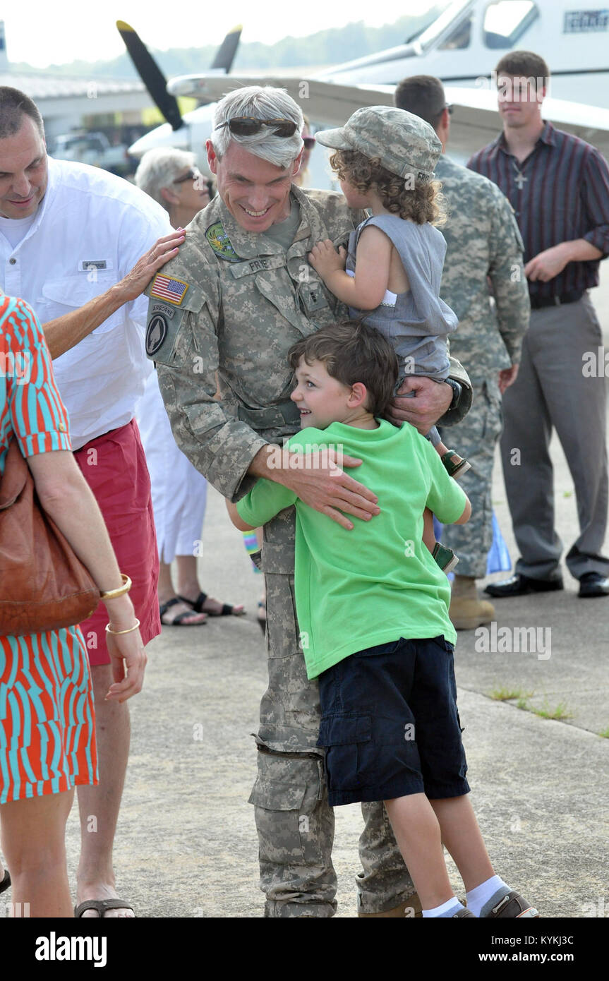 Family, friends and Soldiers welcome home the members of Detachment 11 ...