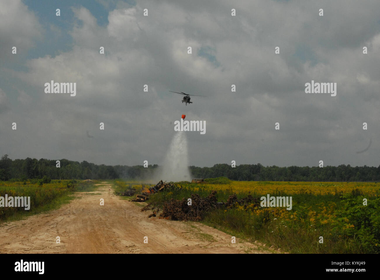 Soldiers of the Kentucky National Guard's 63rd Theater Aviation Brigade ...