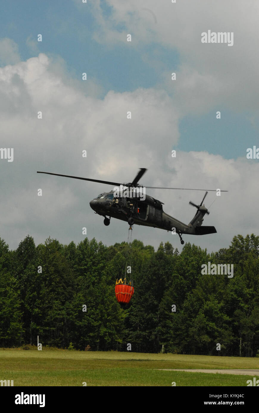 Soldiers of the Kentucky National Guard's 63rd Theater Aviation Brigade ...