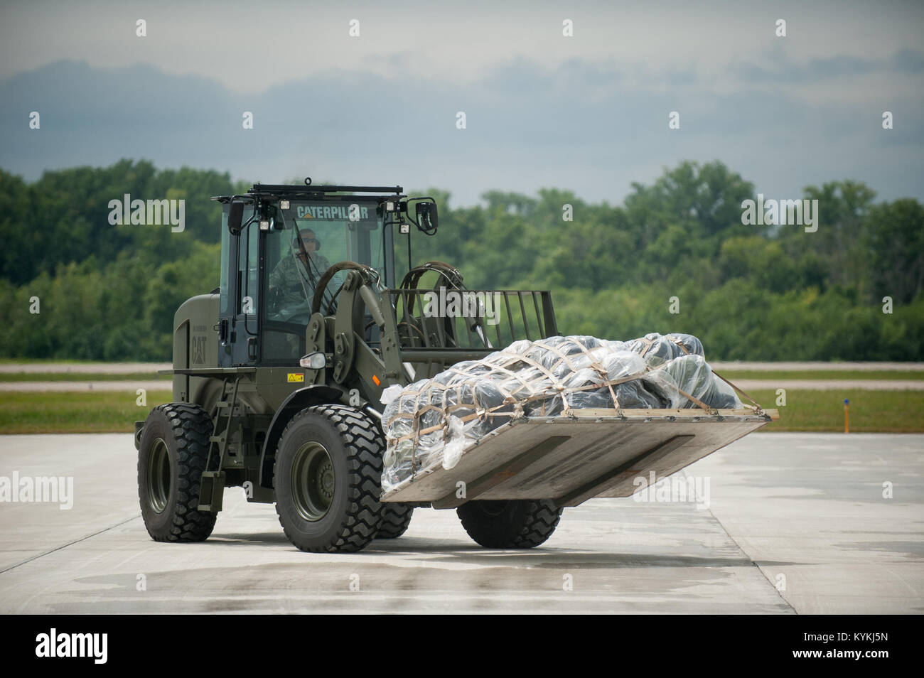 An aerial porter from the Kentucky Air National Guard’s 123rd ...