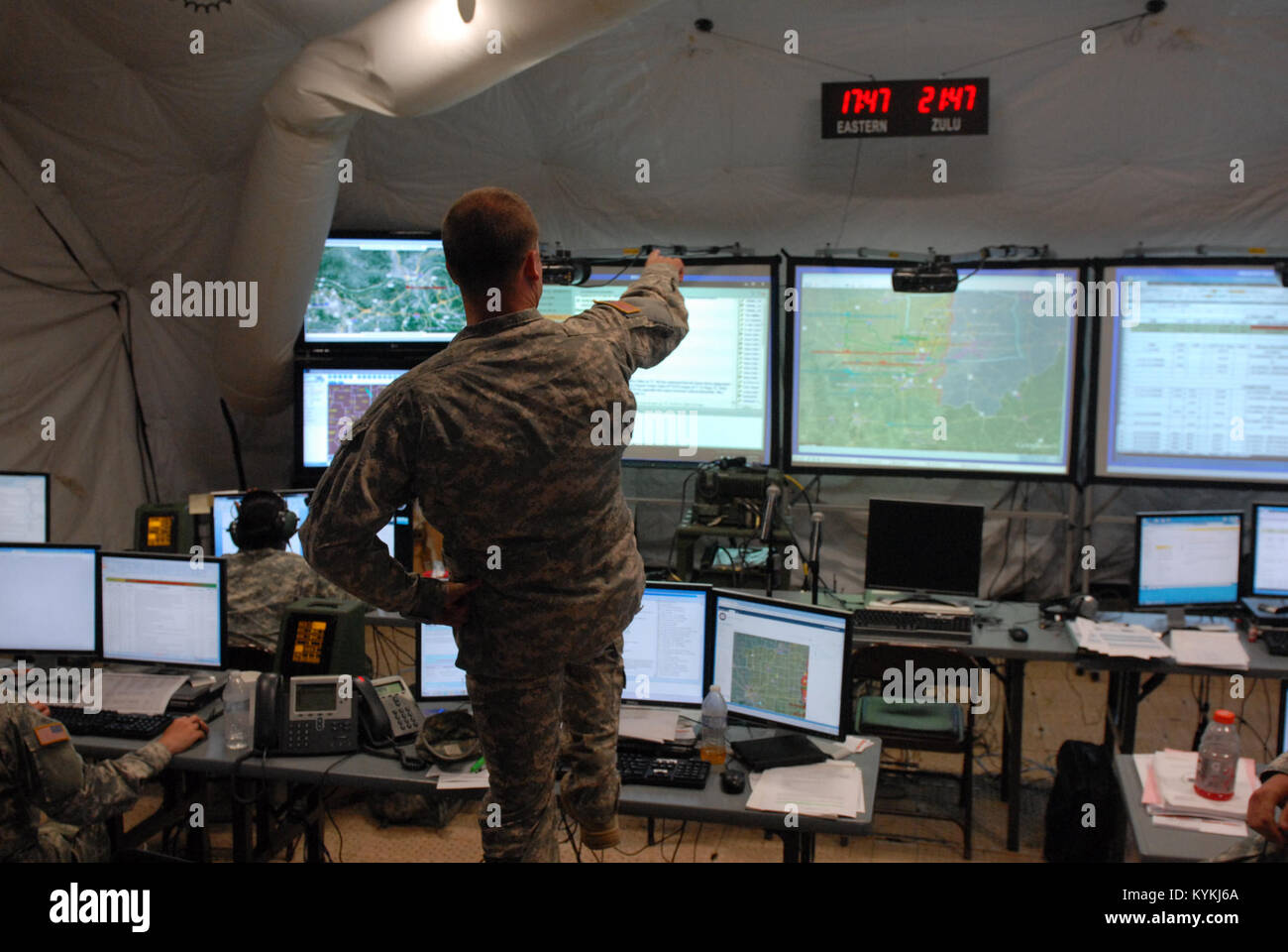 Soldiers of the Kentucky National Guard's 63rd Theater Aviation Brigade ...