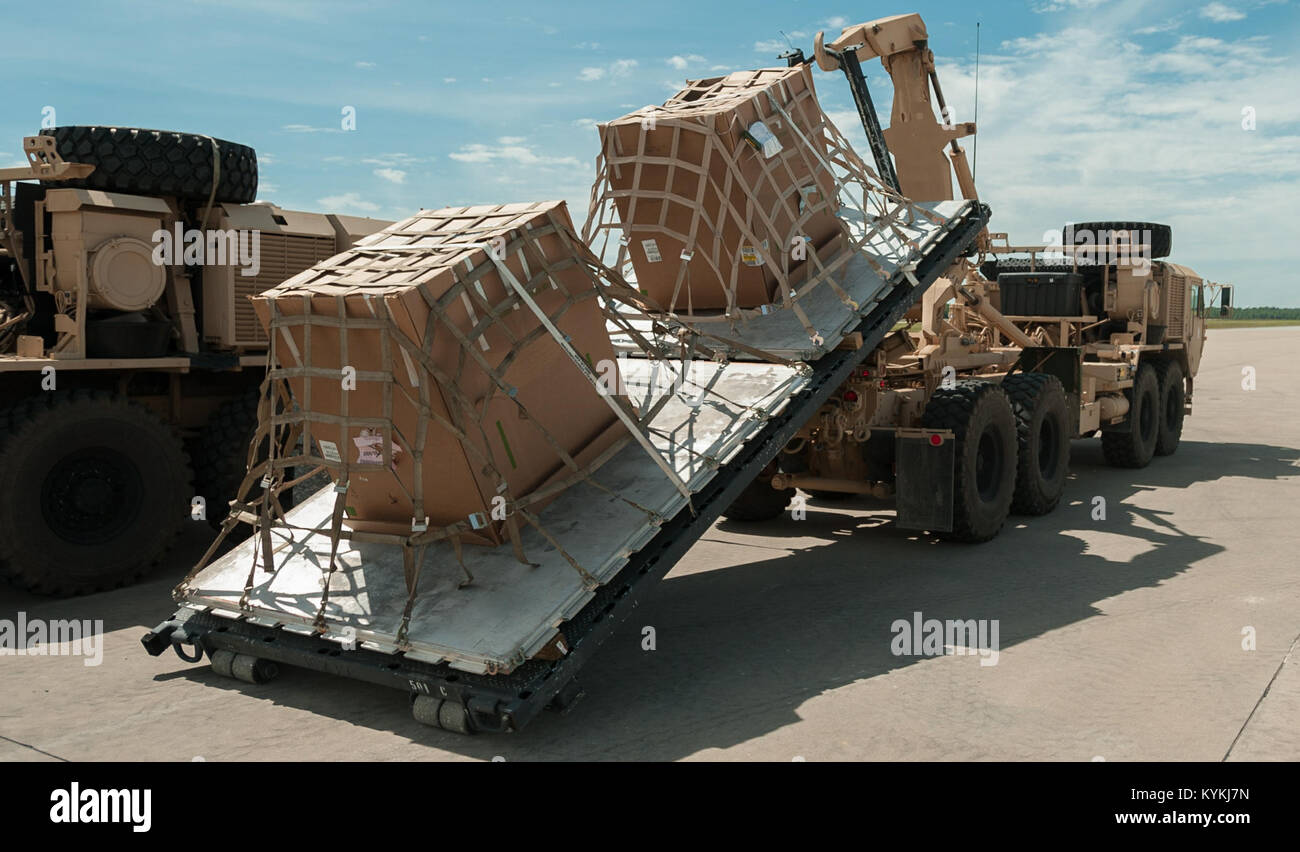 Soldiers from the U.S. Army’s 689th Rapid Port Opening Element in Fort ...