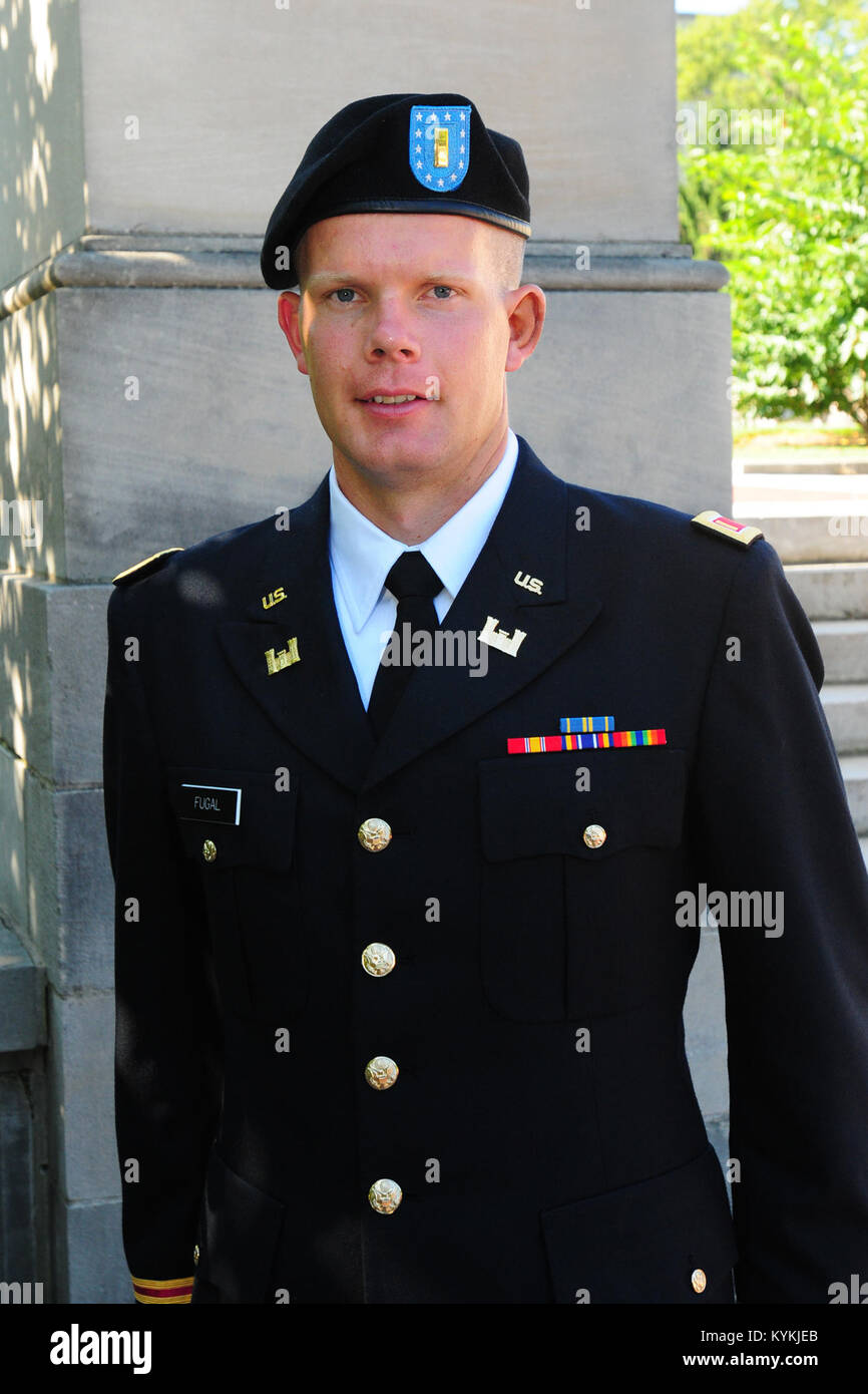 The Kentucky National Guard commissioned 17 new second lieutenants ...