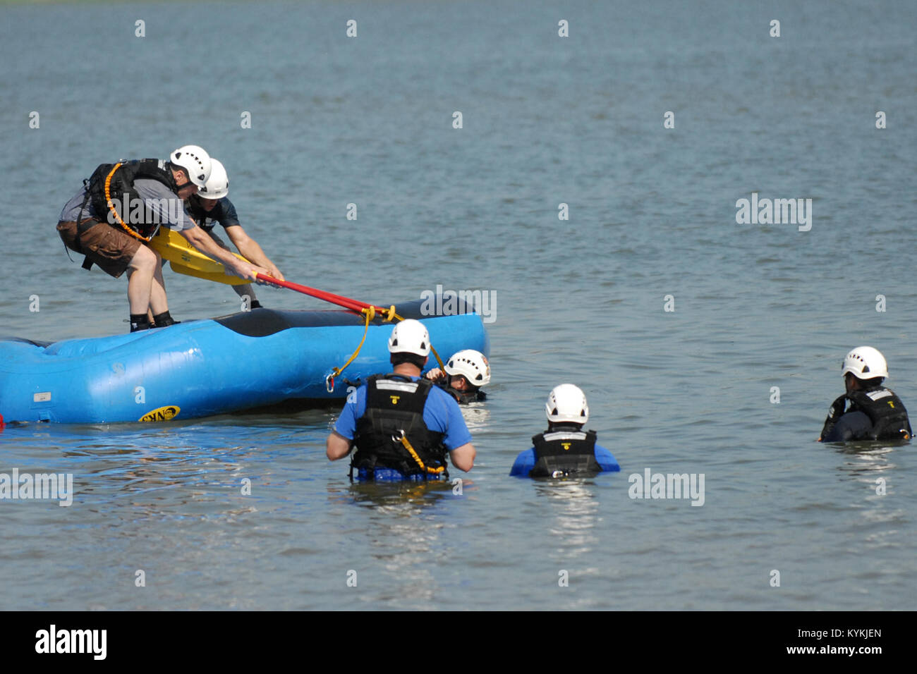 Soldiers and Airmen of the 41st Civil Support Team participate in swift ...