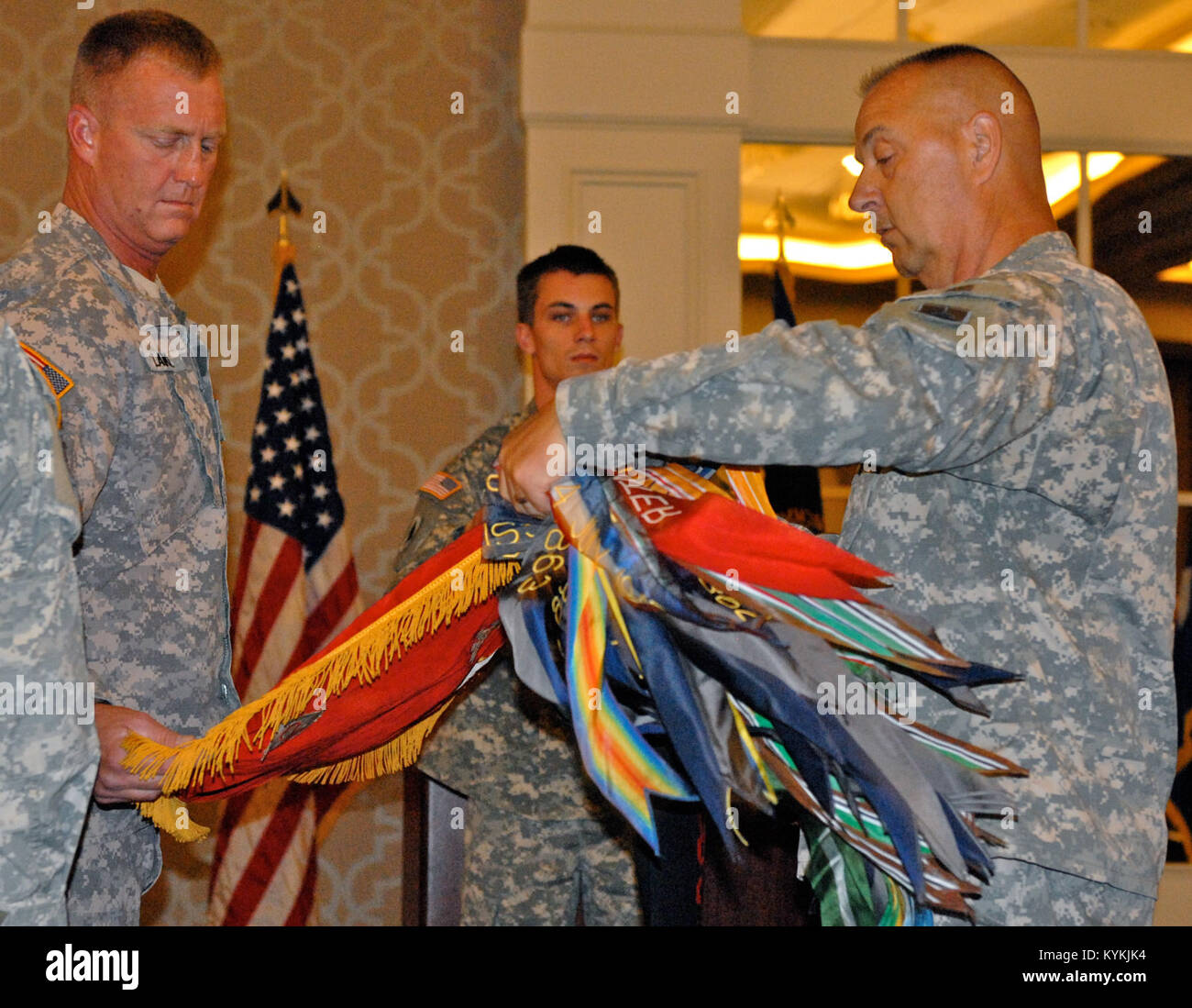 LOUISVILLE, Ky - Lt. Col. Rob Larkin and Command Sgt. Maj. Timothy ...
