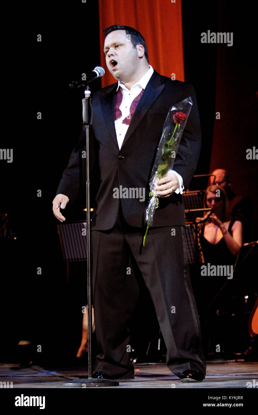 Paul Potts - winner of 'Britain's Got Talent' performing live in ...