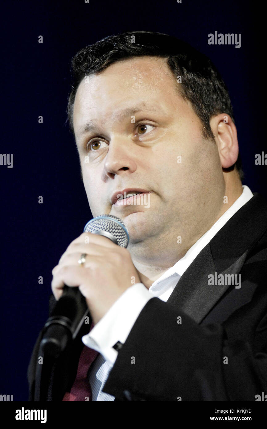 Paul Potts - winner of 'Britain's Got Talent' performing live in ...