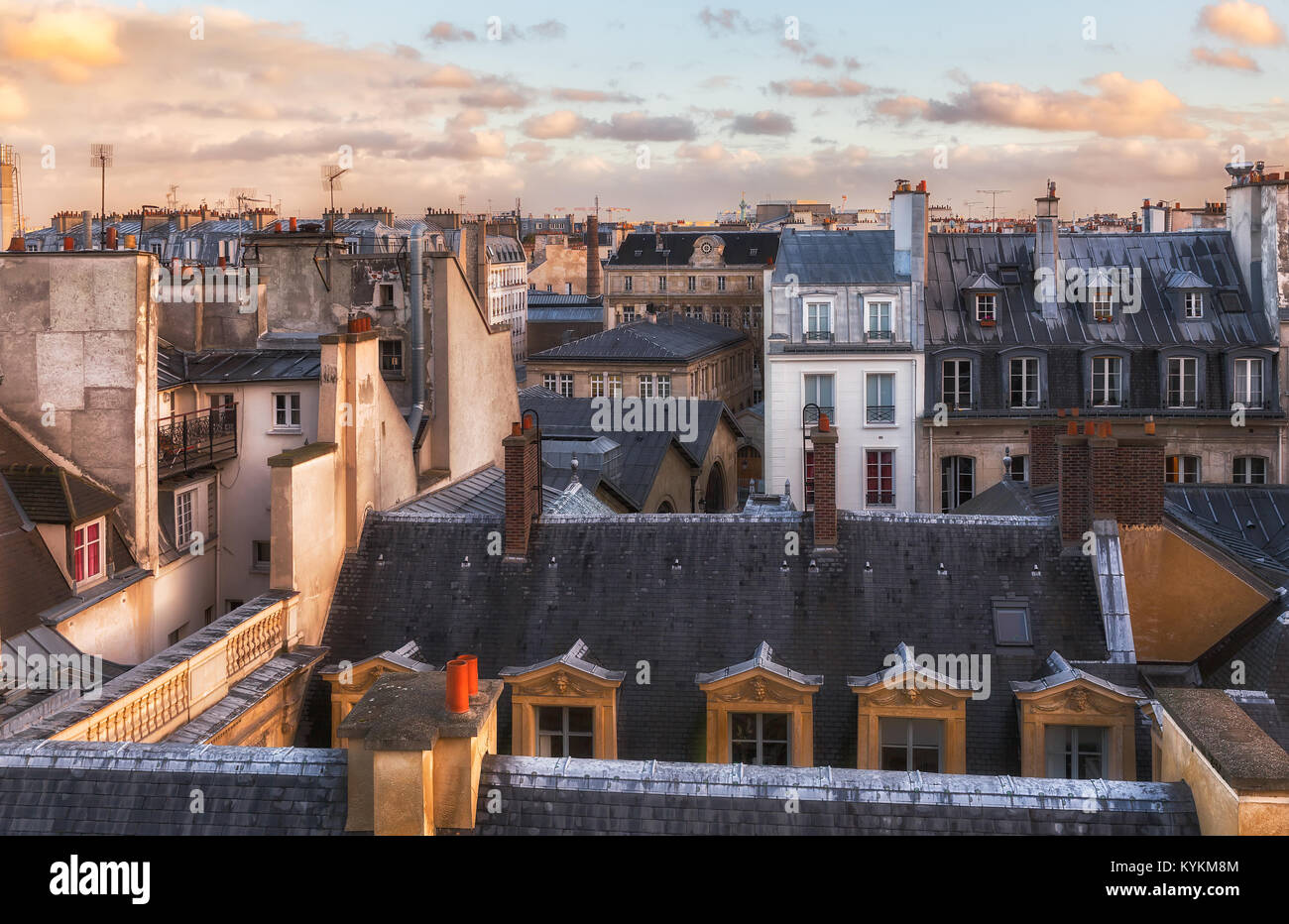 Paris rooftops hi-res stock photography and images - Alamy