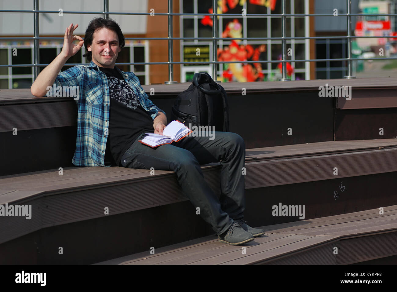 student outdoor learn alone Stock Photo - Alamy