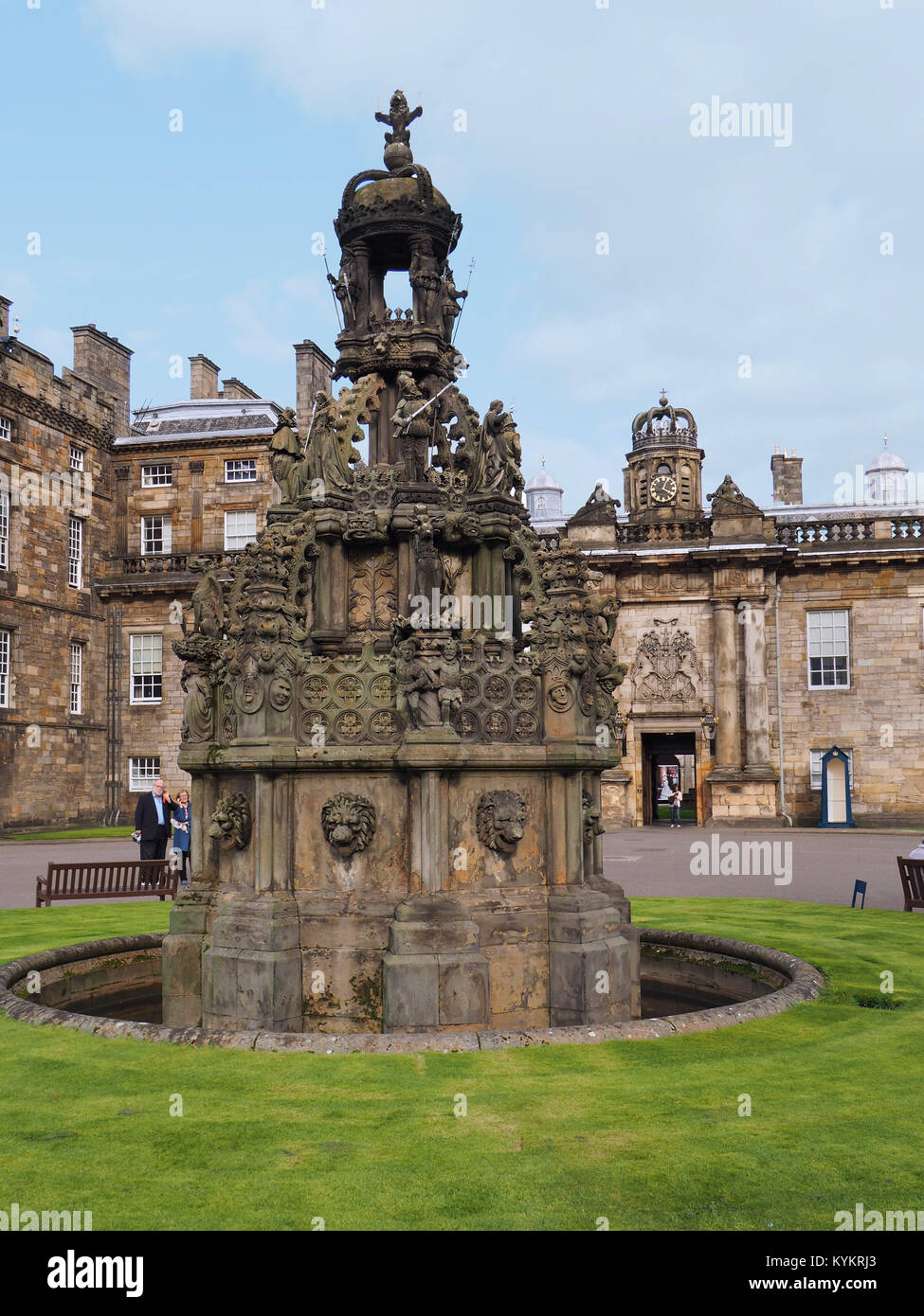 Holyrood Palace, Edinburgh, stone fountain Stock Photo - Alamy