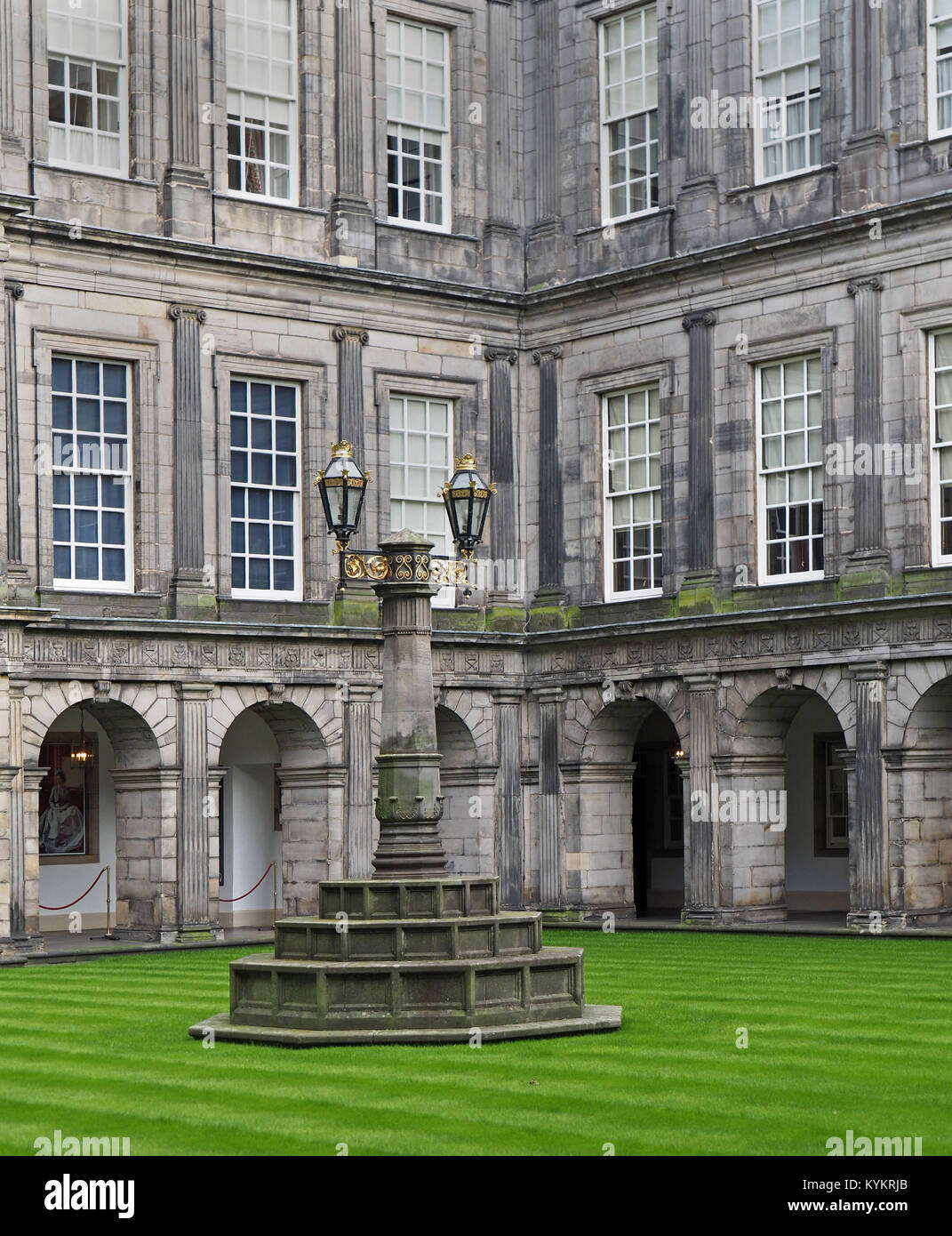 Edinburgh, Holyrood Palace Stock Photo - Alamy