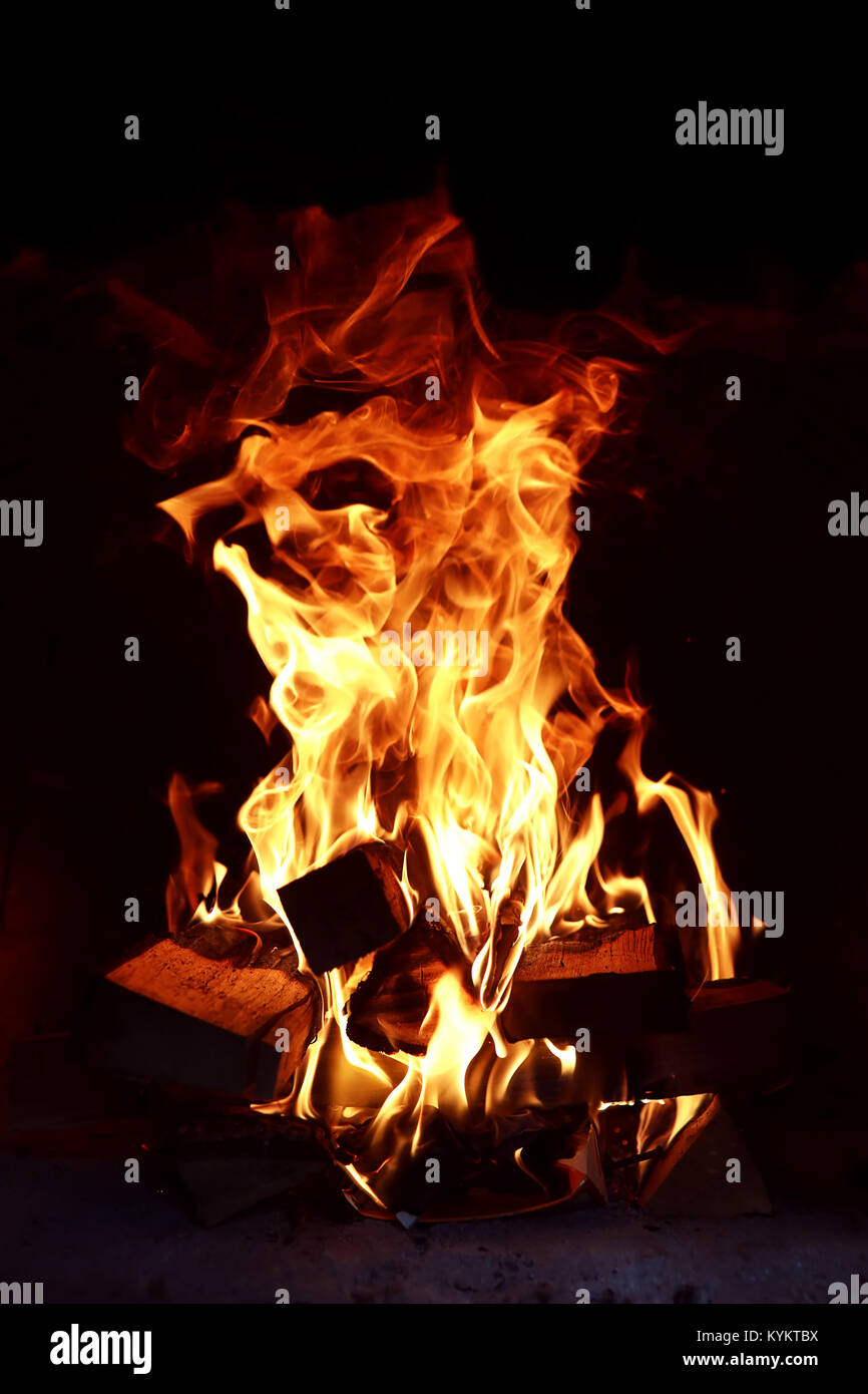 Long tongues of flame of burning fire Stock Photo - Alamy