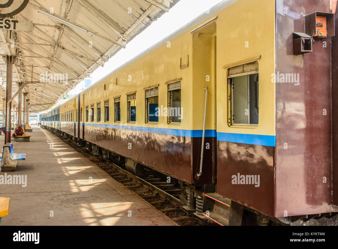 Myanmar railroad hi-res stock photography and images - Alamy