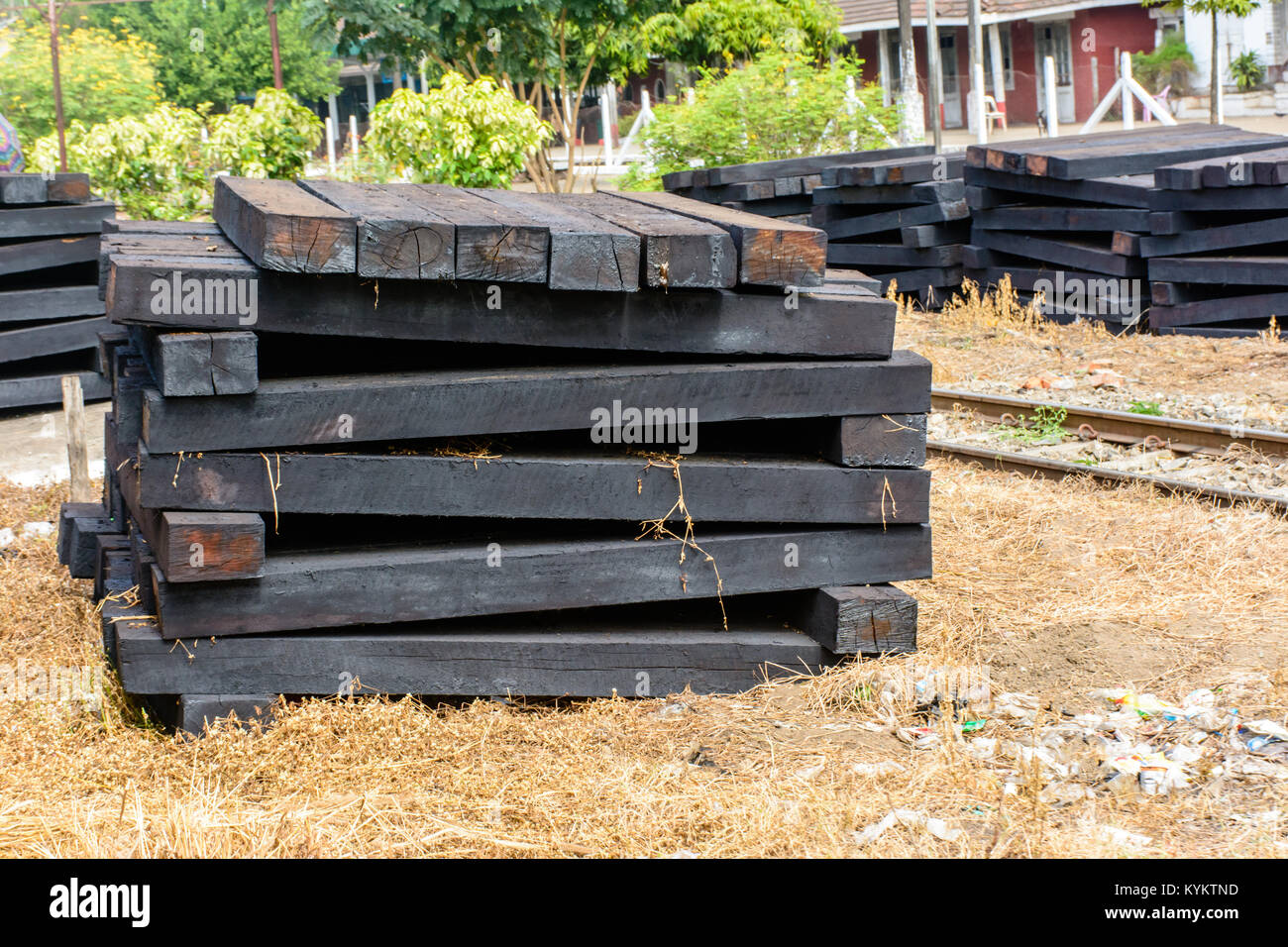 Railroad lumber hi-res stock photography and images - Alamy