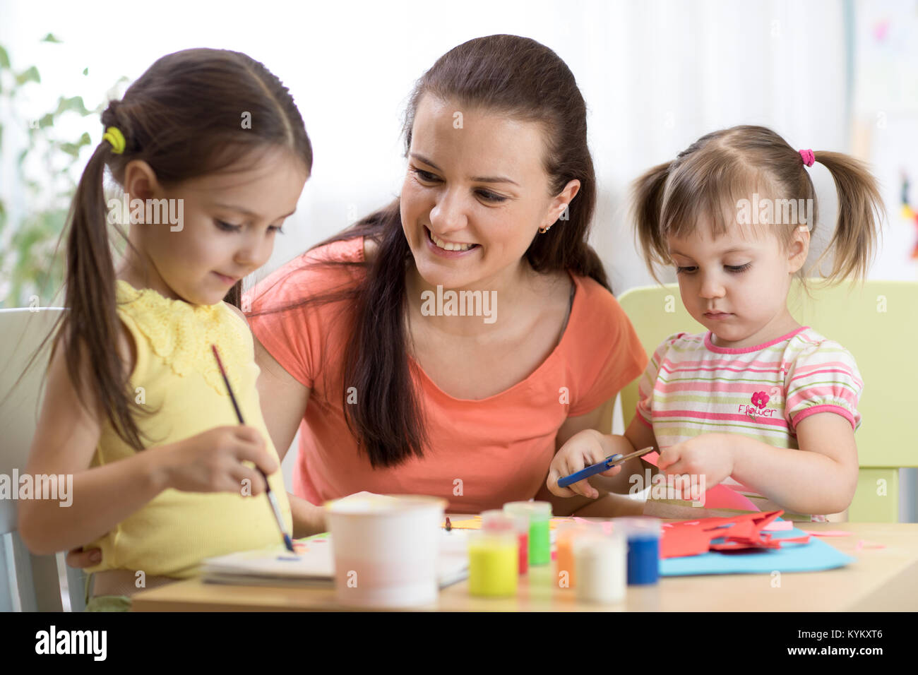 Kids playing classroom hi-res stock photography and images - Alamy