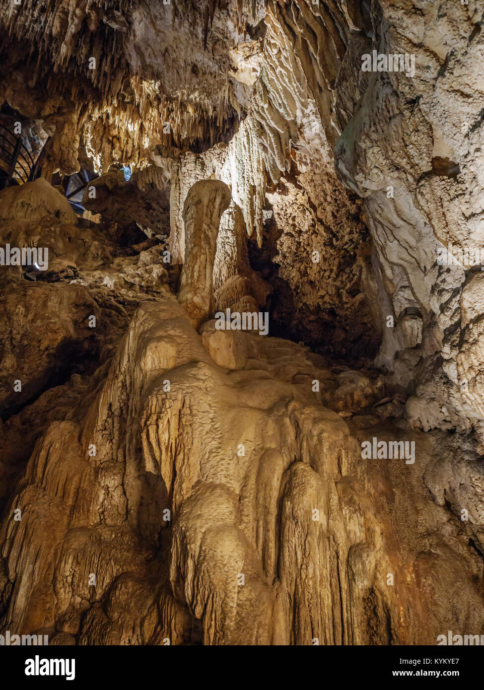 Cave dark hi-res stock photography and images - Alamy