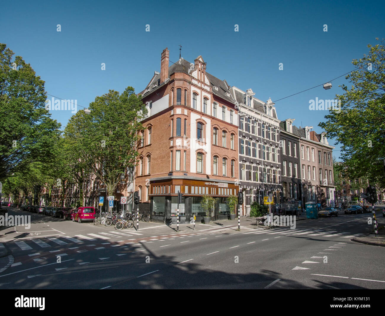 A photograph of the intersection of Nassaukade and Bosboom ...