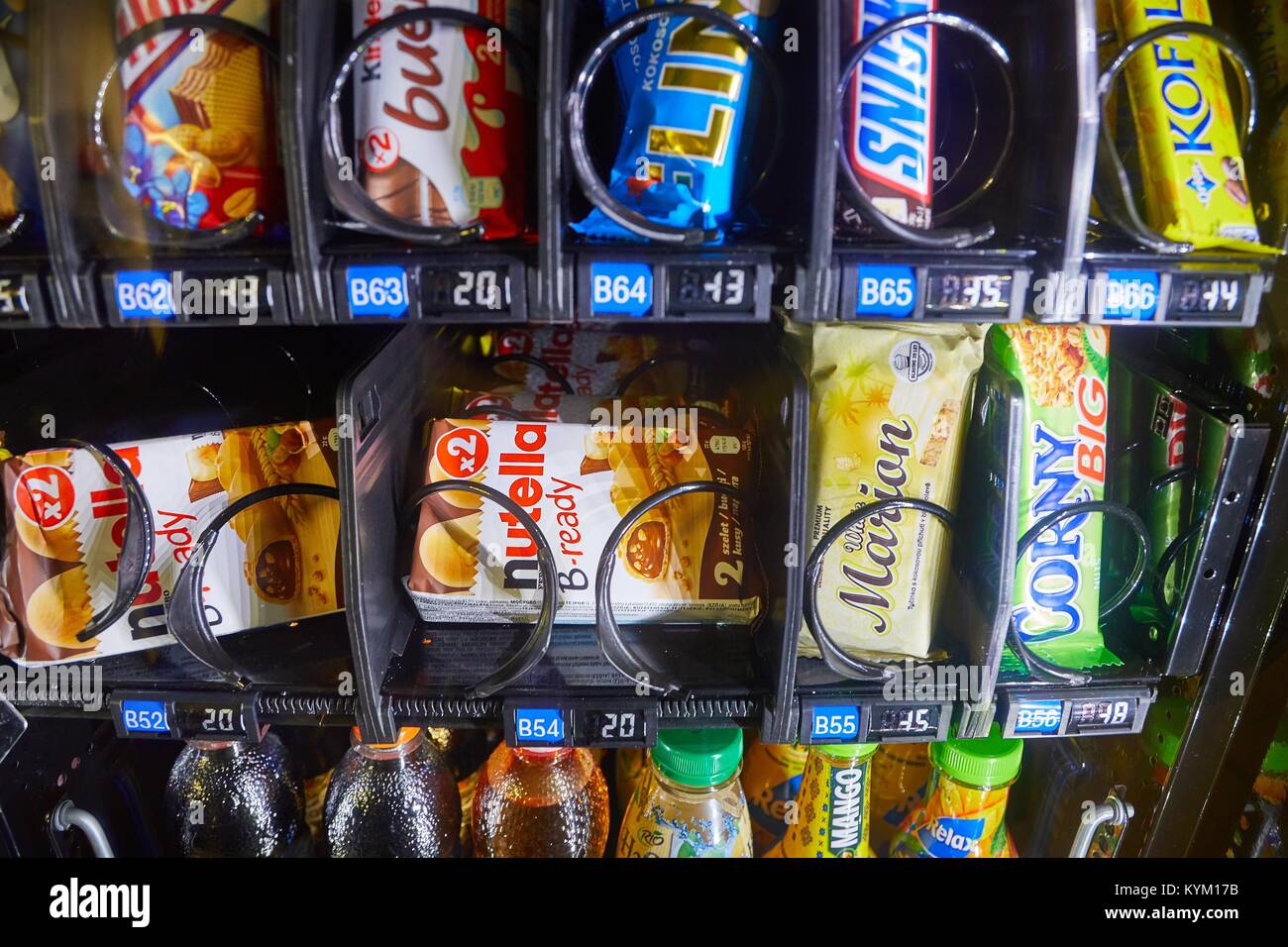 Snacks Vending Machine Stock Photo - Alamy