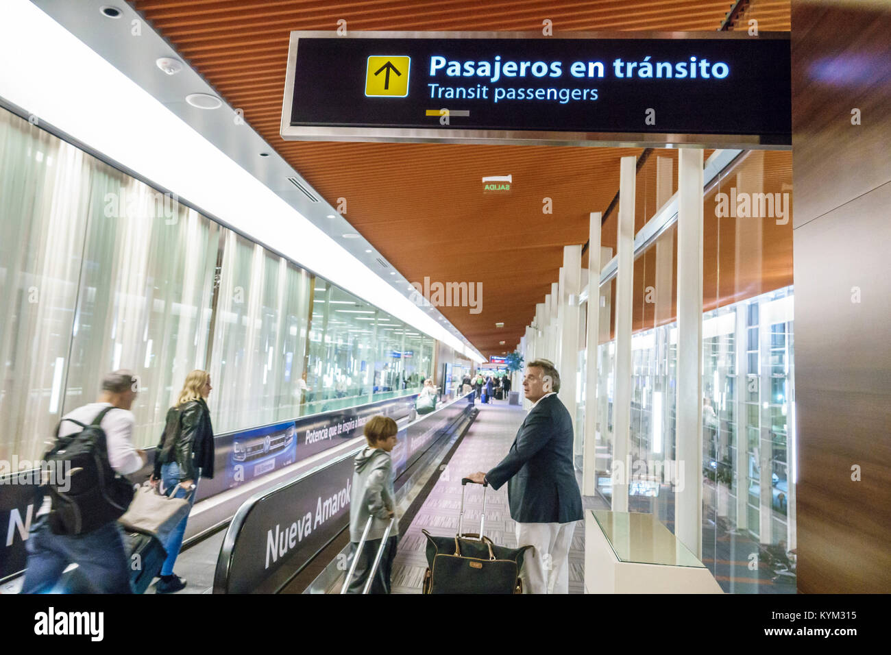 American sign language and child hi-res stock photography and images ...
