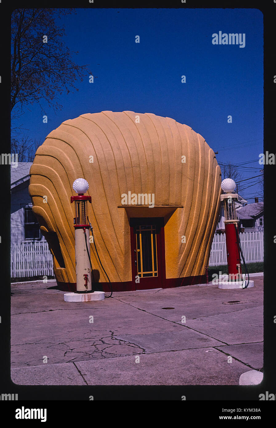 This image shows the restoration of a Shell gas station in Winston ...