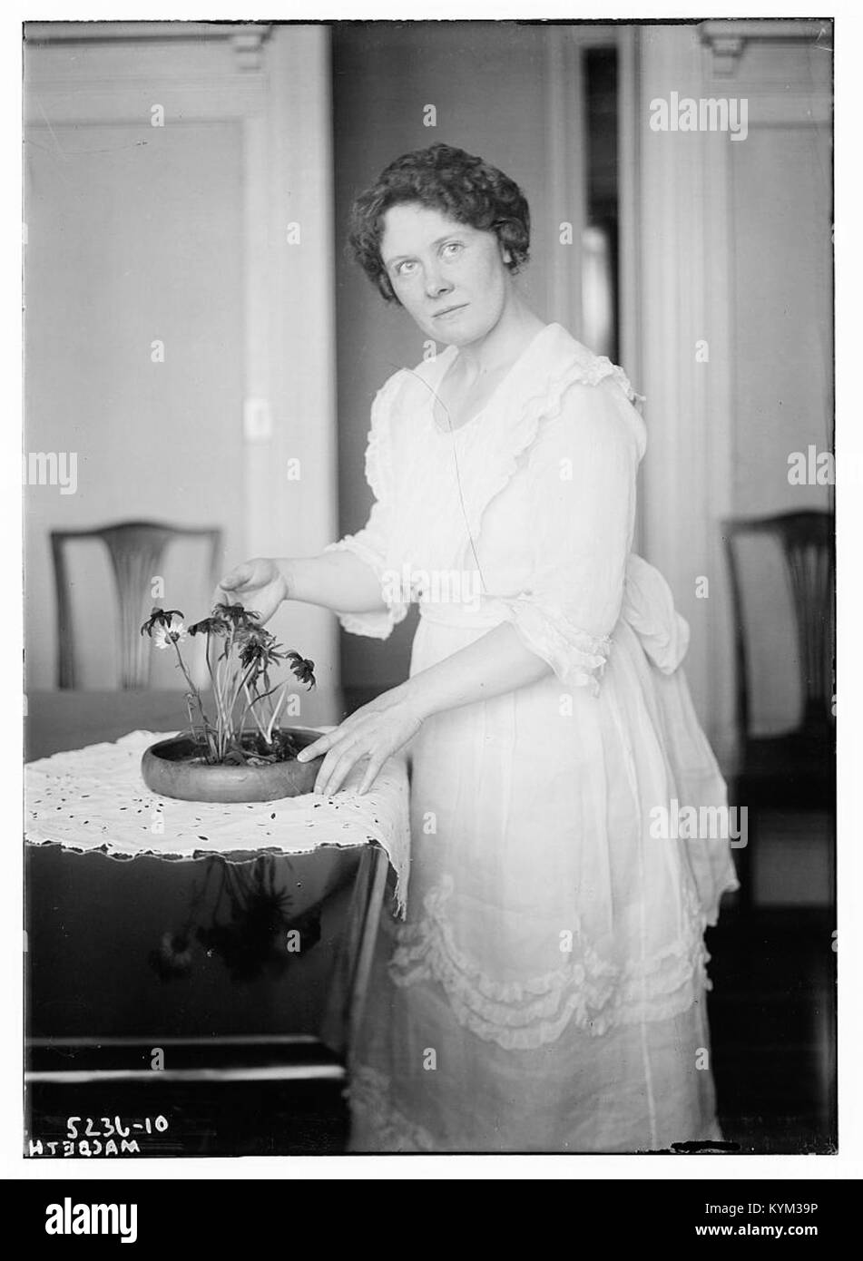 Macbeth ancient Black and White Stock Photos & Images - Alamy