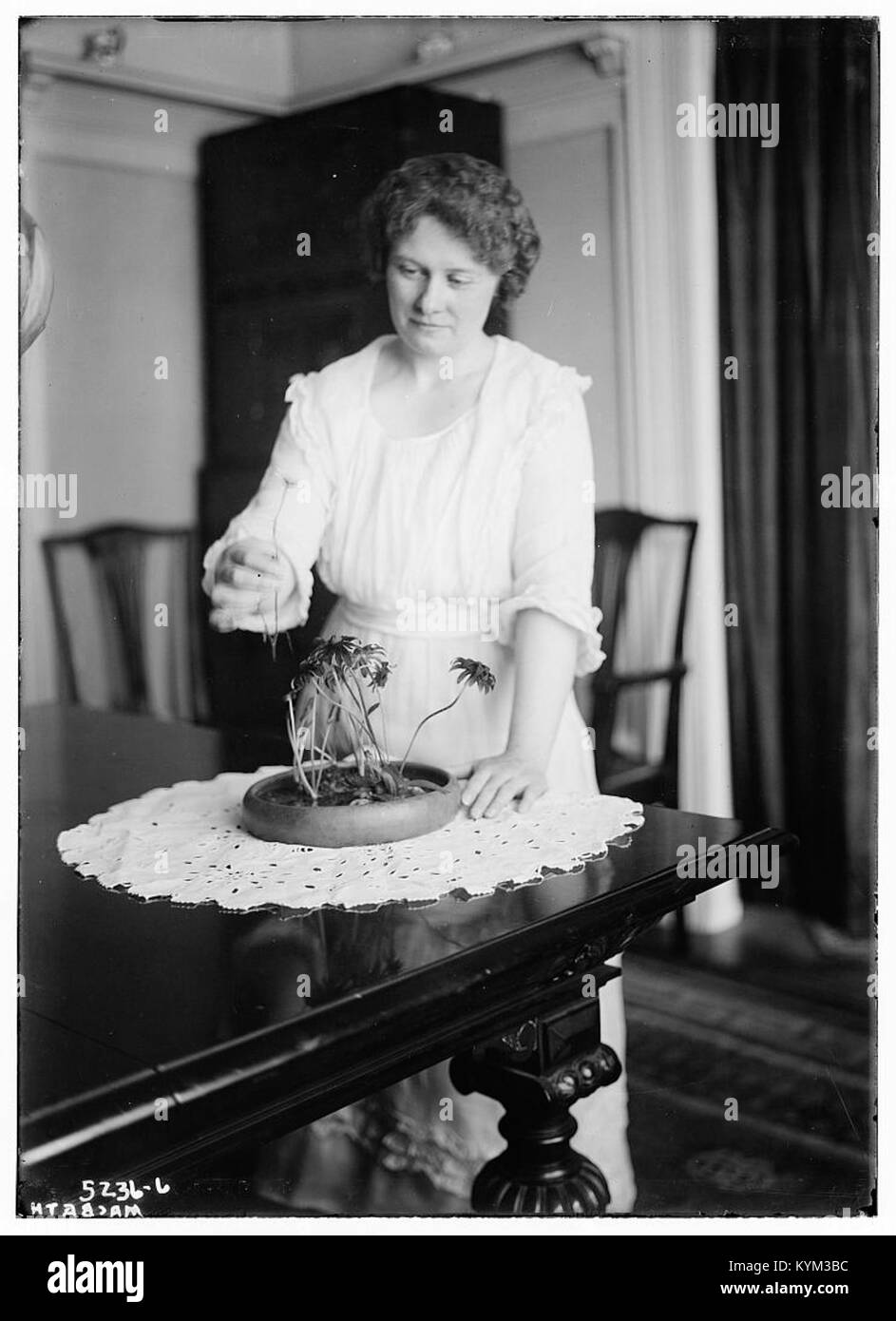 Macbeth ancient Black and White Stock Photos & Images - Alamy