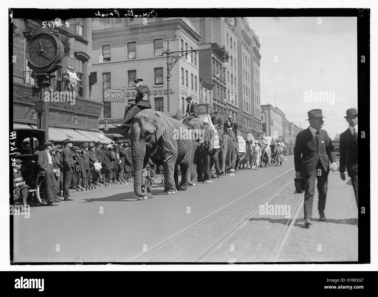 American celebration early 20th century hi-res stock photography and ...