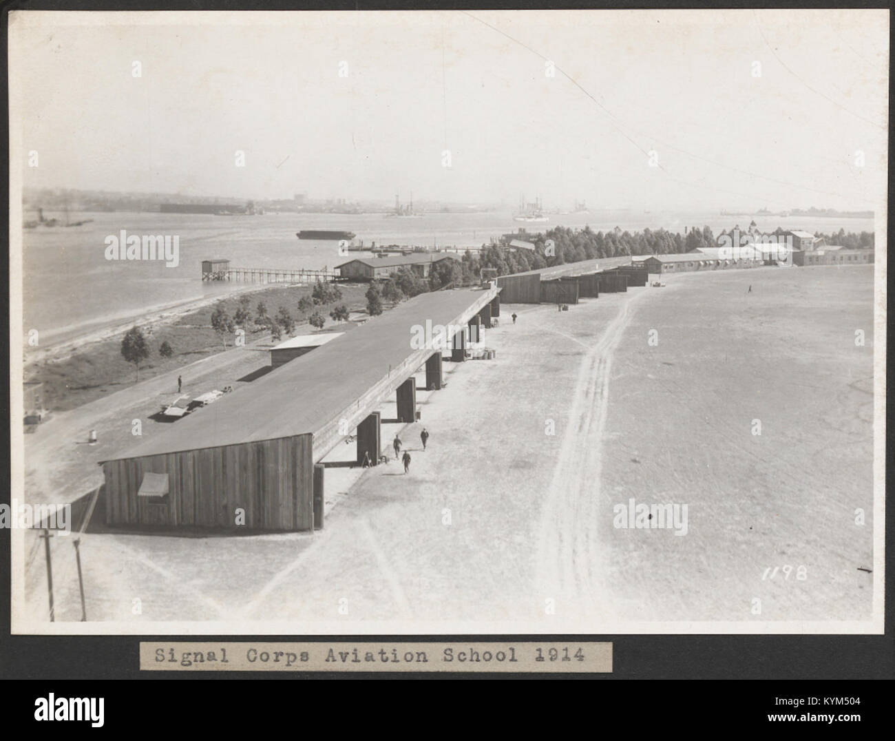 Signal corps school hi-res stock photography and images - Alamy