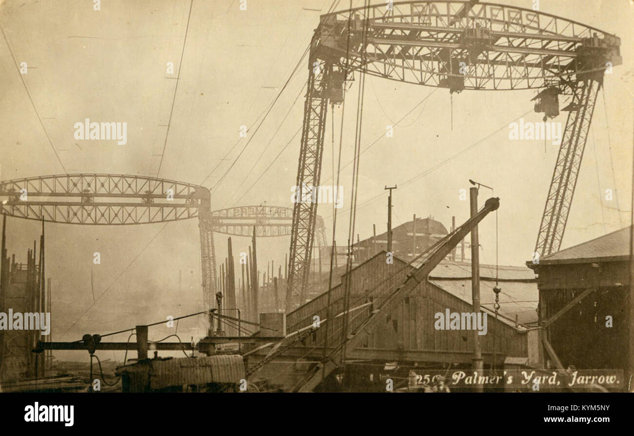 Tyneside shipyard hi-res stock photography and images - Alamy
