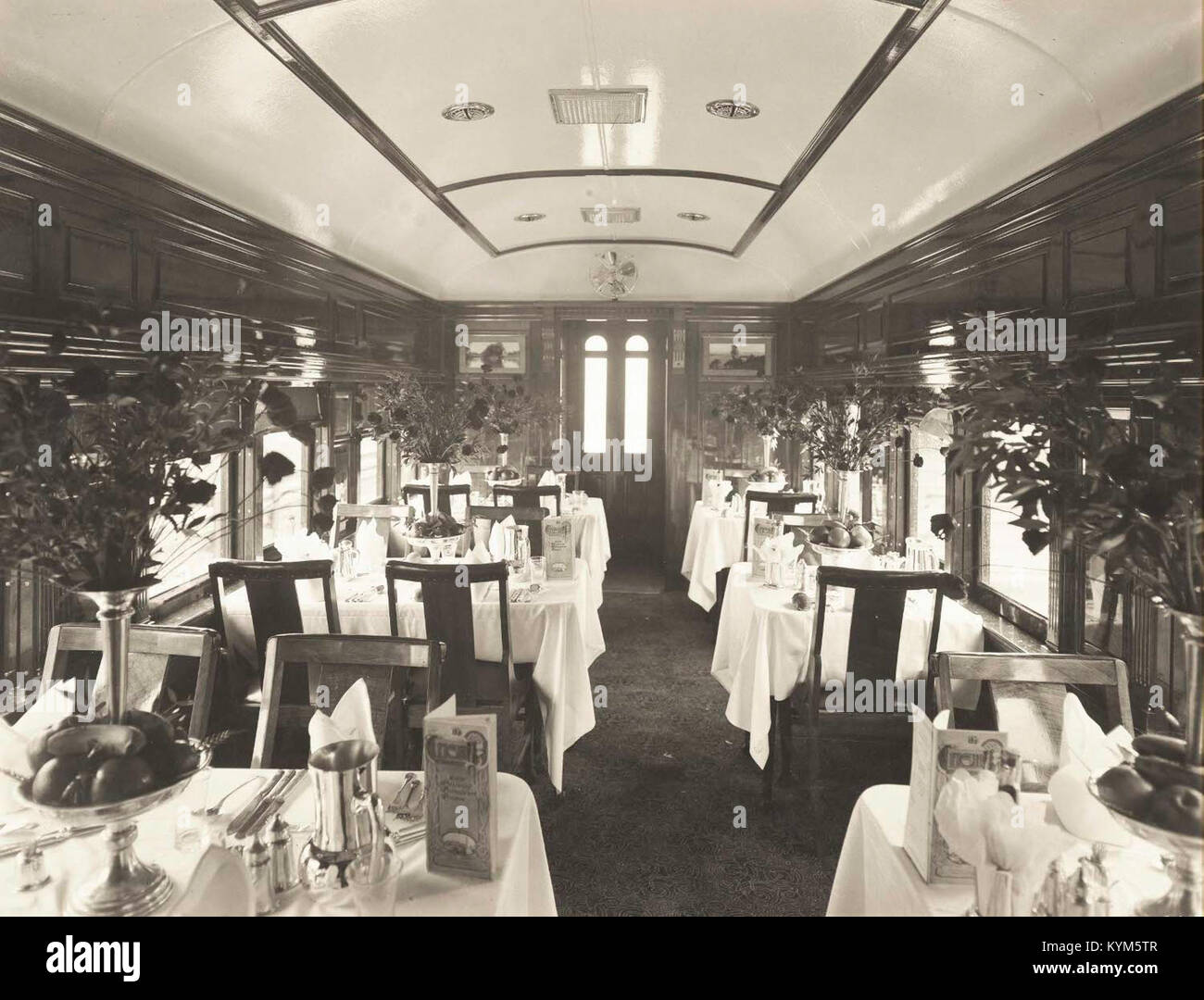 Train dining car illustration hi-res stock photography and images - Alamy