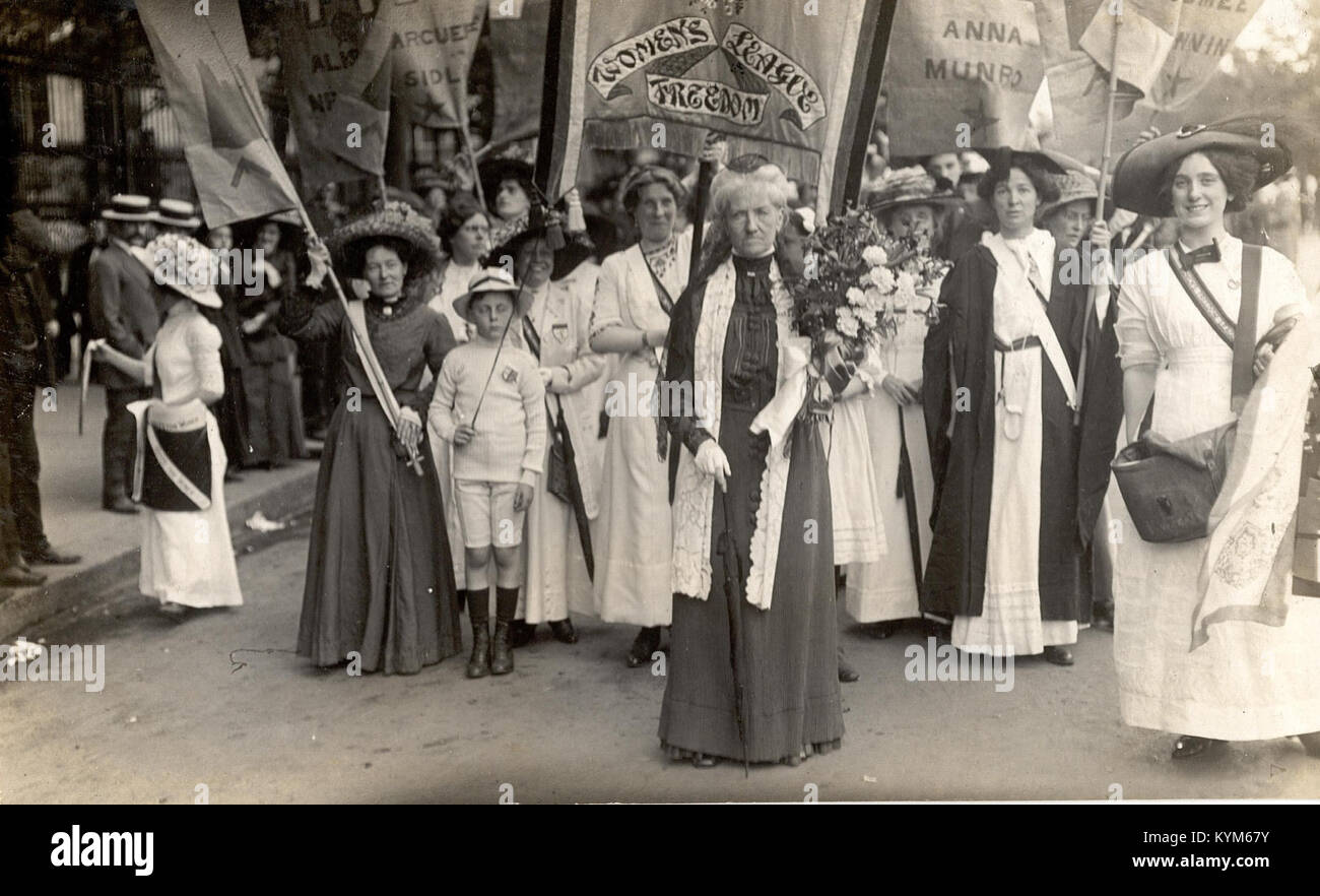 A historical photograph of the Women's Coronation Procession on June 17 ...