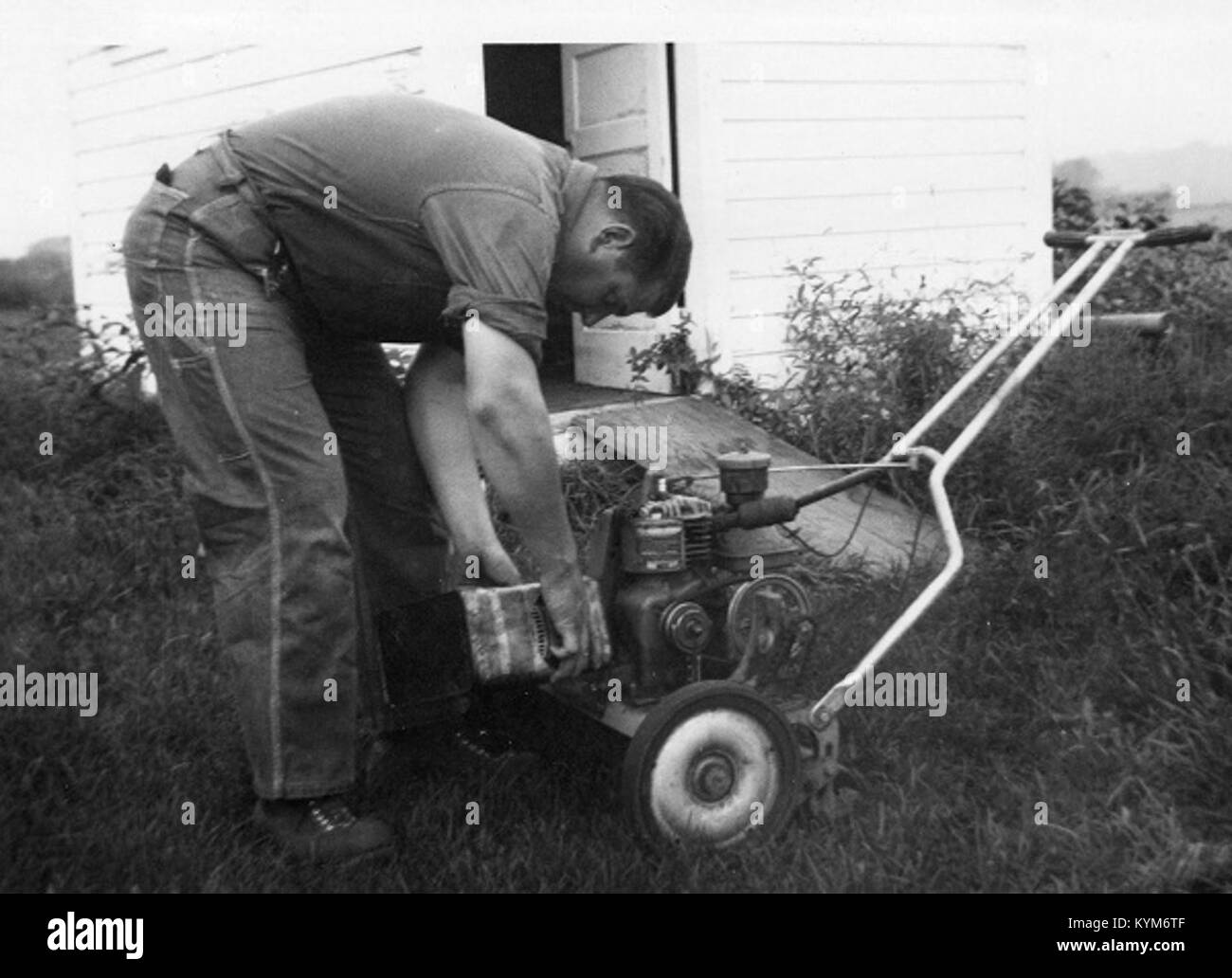 Mower Line Lexington PA 36028853441 o Stock Photo - Alamy
