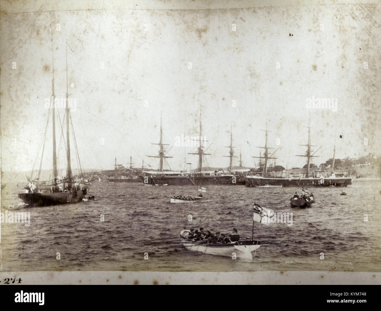 Farm Cove, located on Sydney Harbour, showing the iconic view with ...