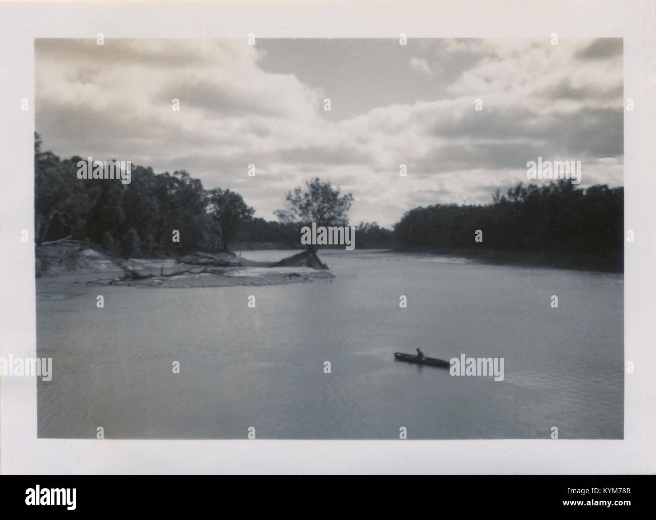 A photograph from 1948 of the Murray River at Boundary Bend, Victoria ...