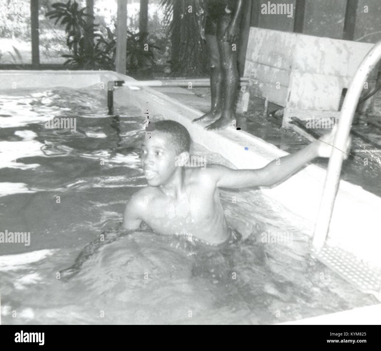 Outdoor swimming pool 1950s hi-res stock photography and images - Alamy