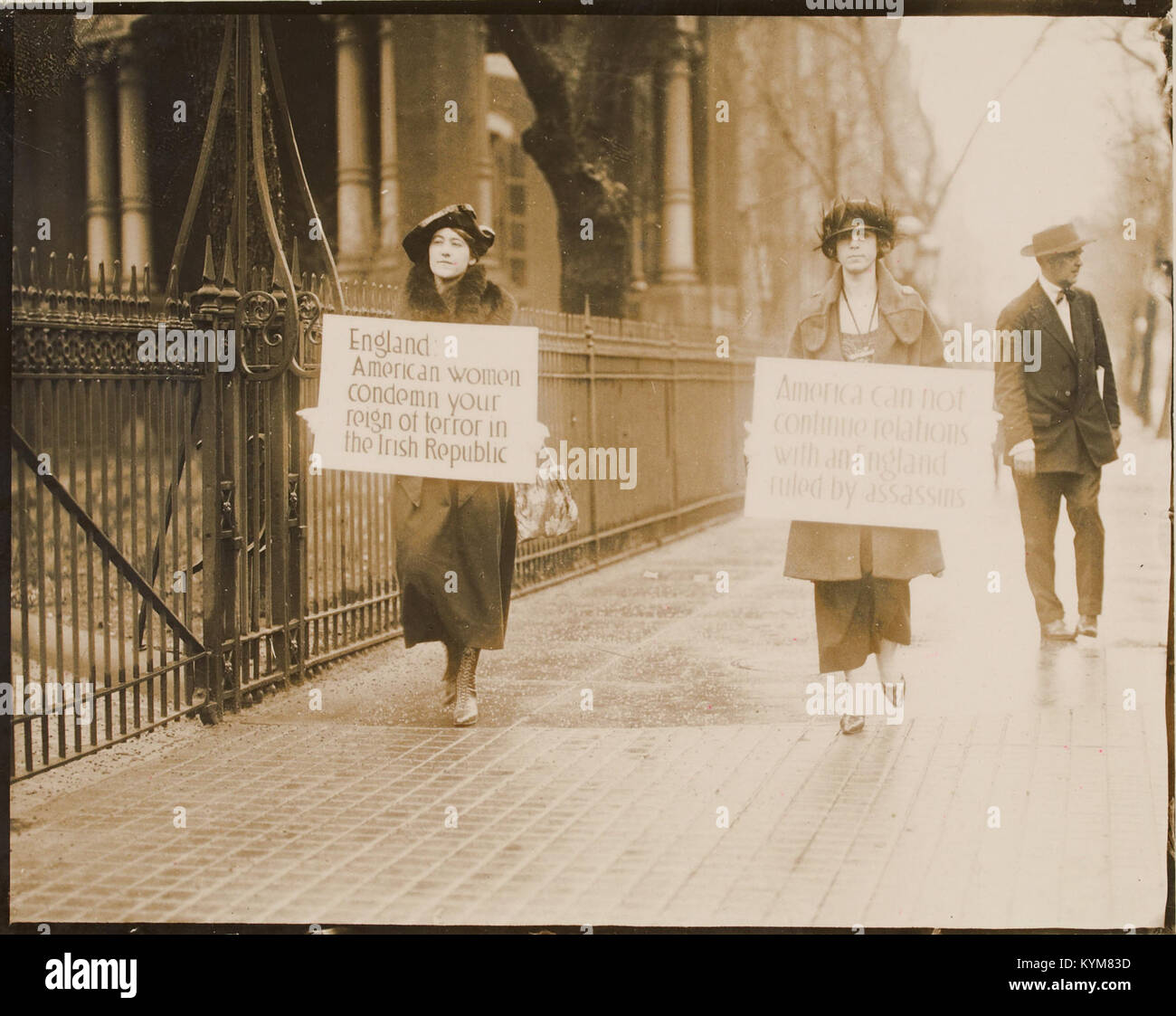 Posters of irish war of independence hi-res stock photography and ...