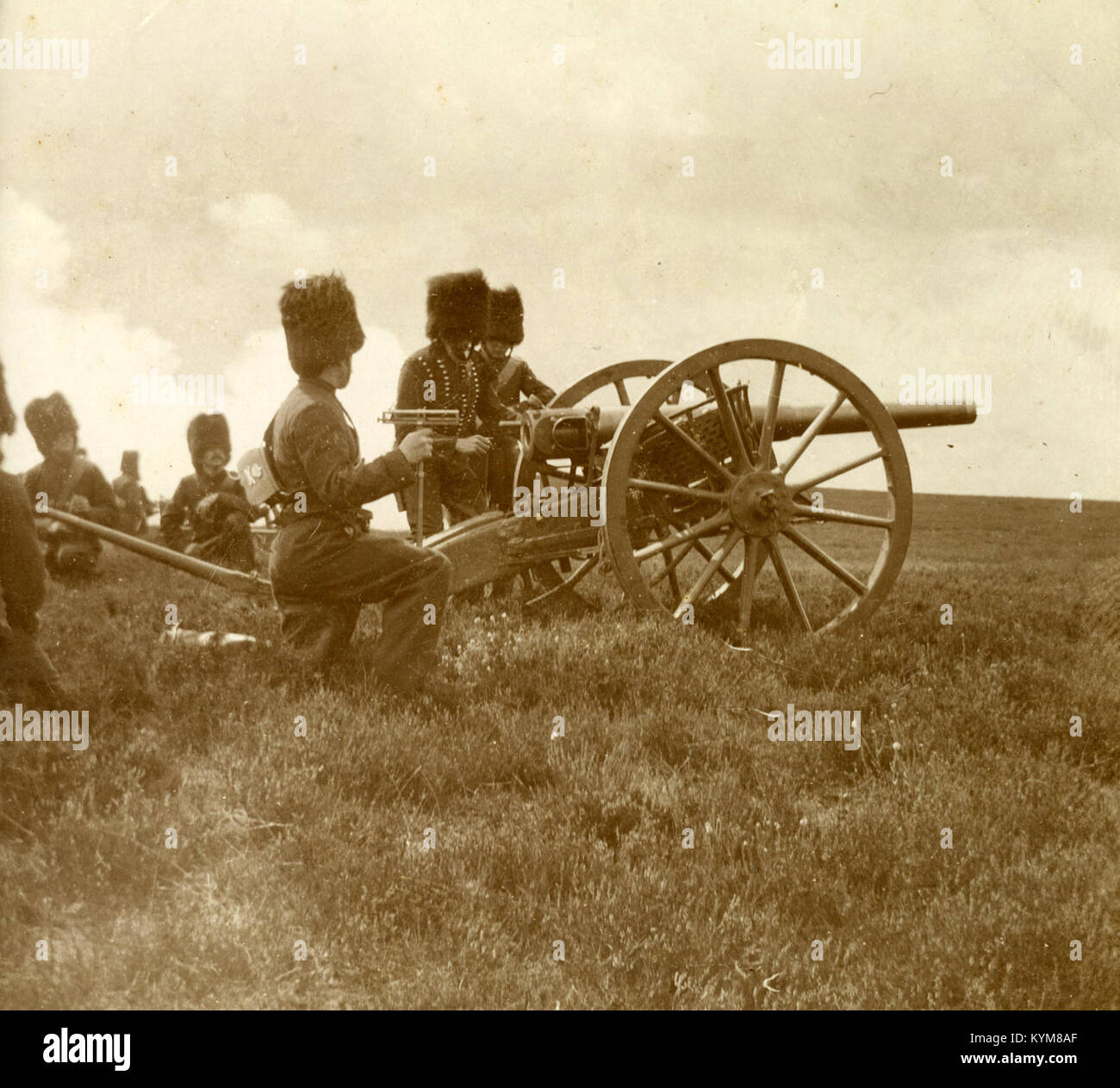 Photograph titled 'AKL092044 16024838388 o', depicting artillerymen ...