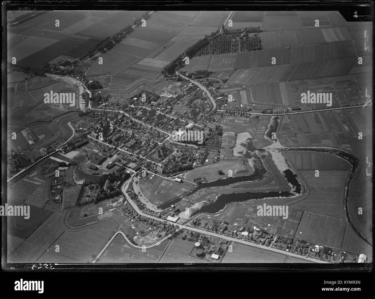 Aerial photograph of Klundert, taken between 1920 and 1940, depicting ...