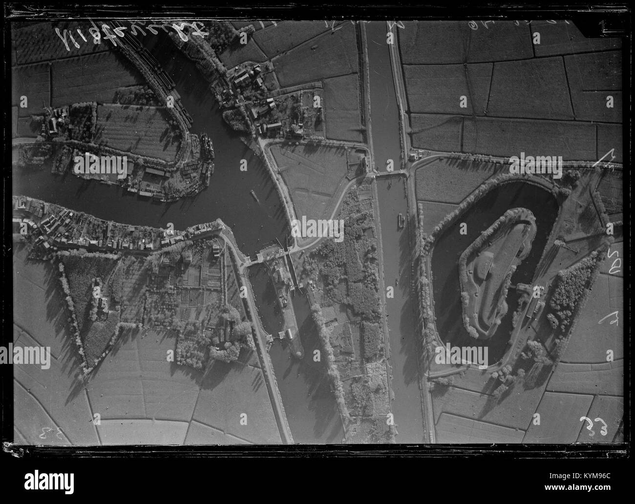 This aerial photograph captures the Fort bij Nigtevecht, a historic ...