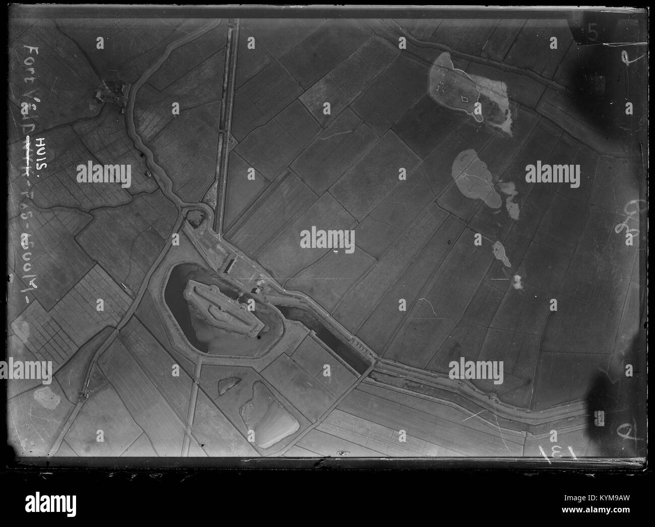 Aerial photograph of Fort Veldhuis, taken between 1920 and 1940 ...