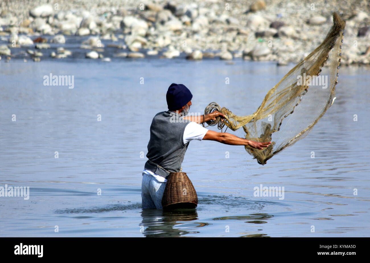 Passive fishing methods hi-res stock photography and images - Alamy